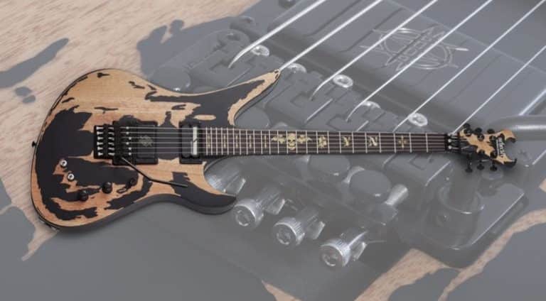 Synyster Gates' Dark Masterpiece: Schecter Synyster Custom-S Relic ...